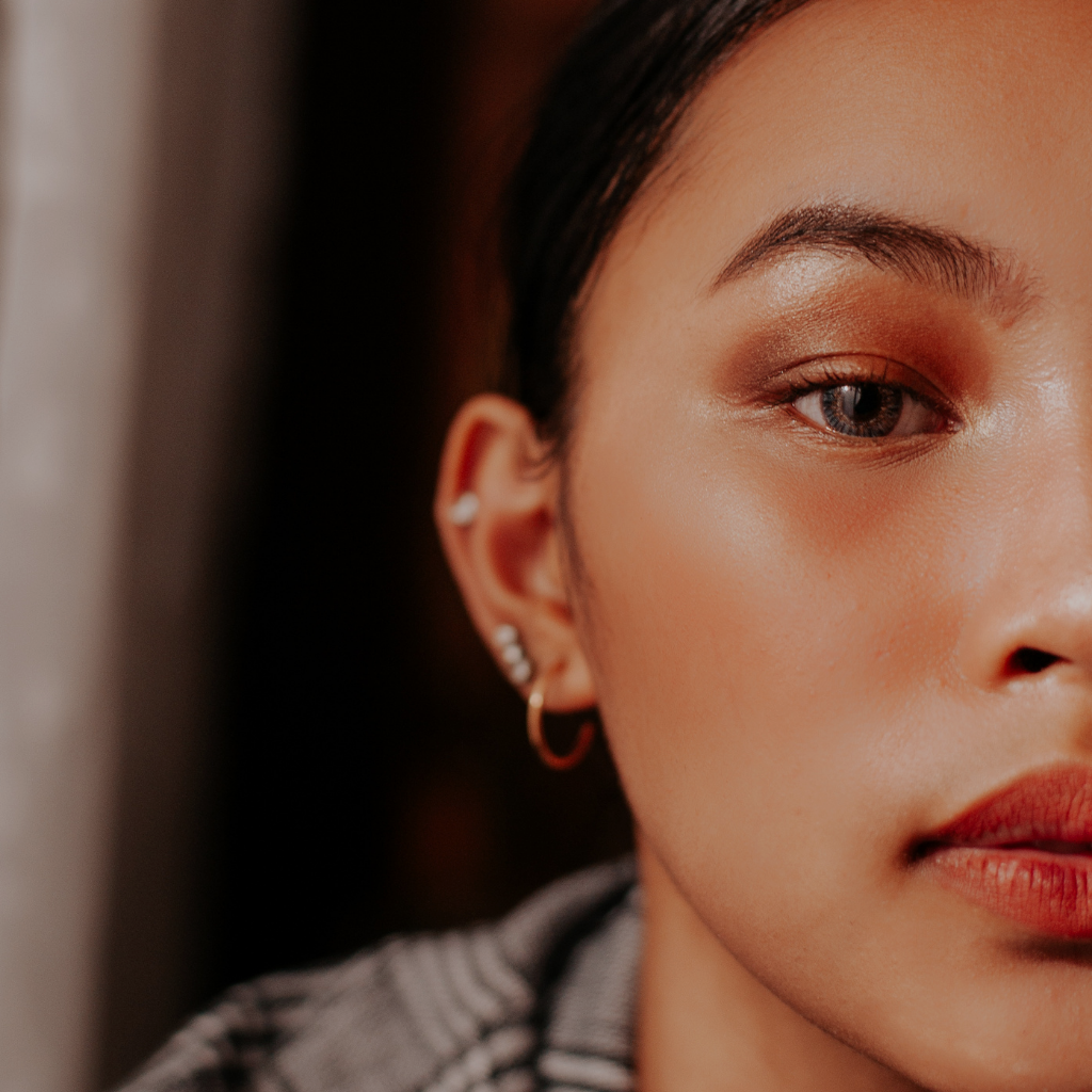 Take your Summer glow into Fall with dolphin skin | Masktini